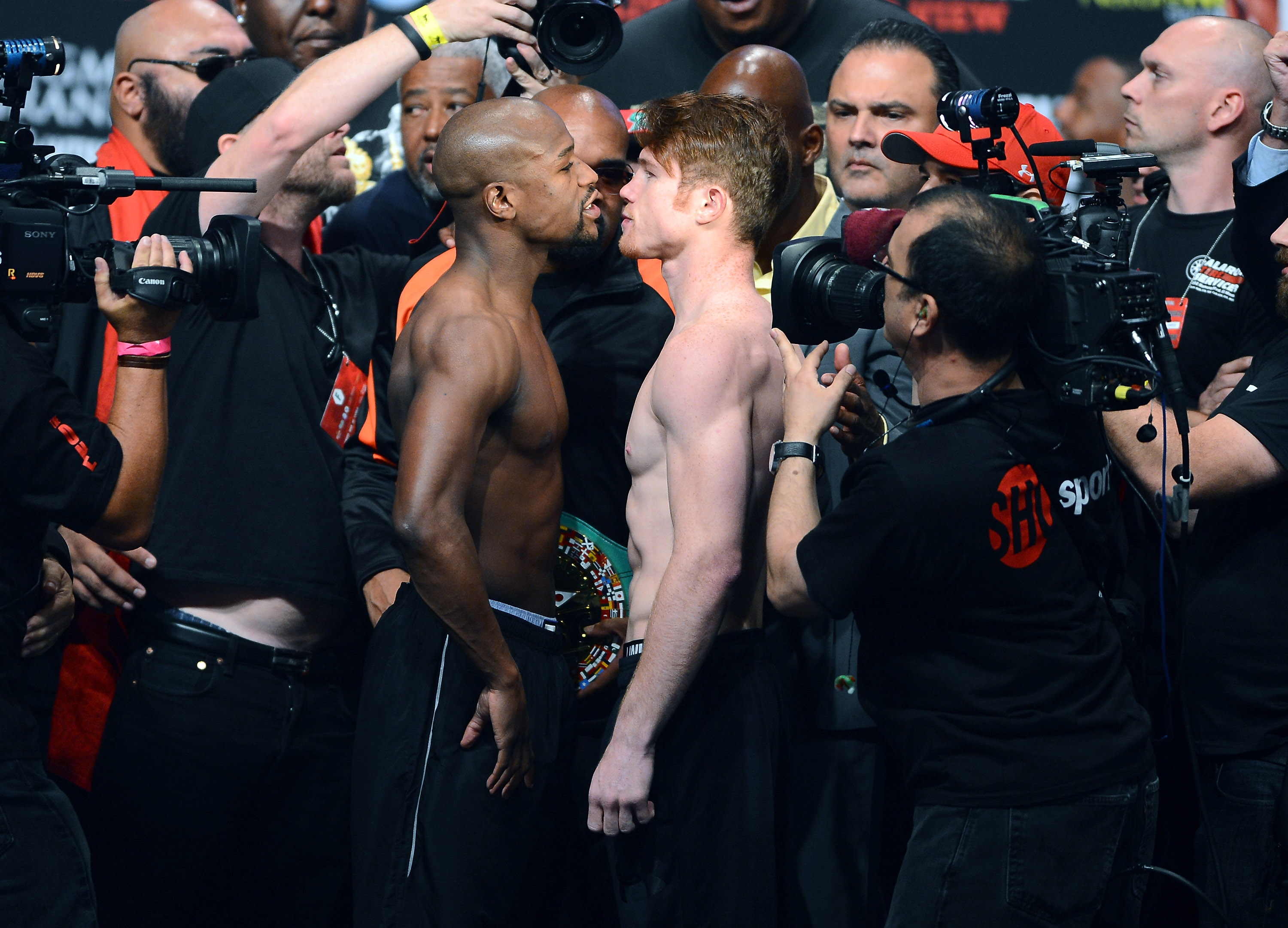 A Recap Of The Mayweather Vs. Canelo Fight (PHOTOS) | Global Grind