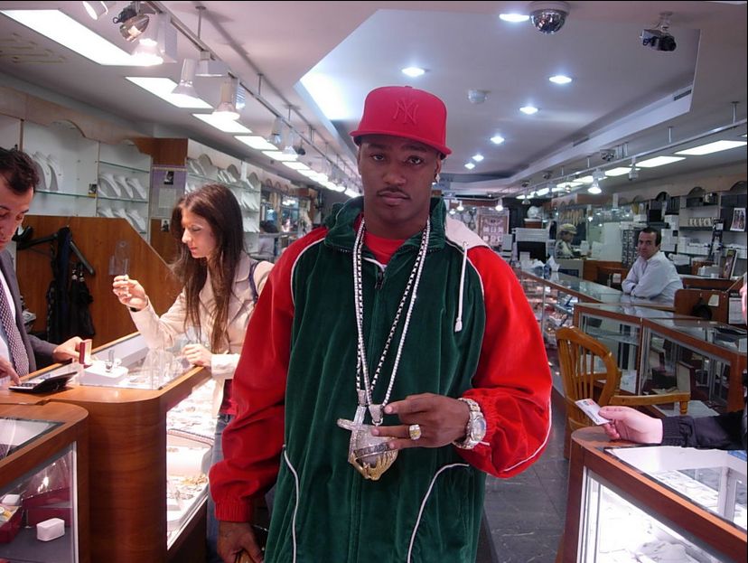 15 Of The Most Iconic Chains In Hip-Hop History (PHOTOS) - 97.9 The Box