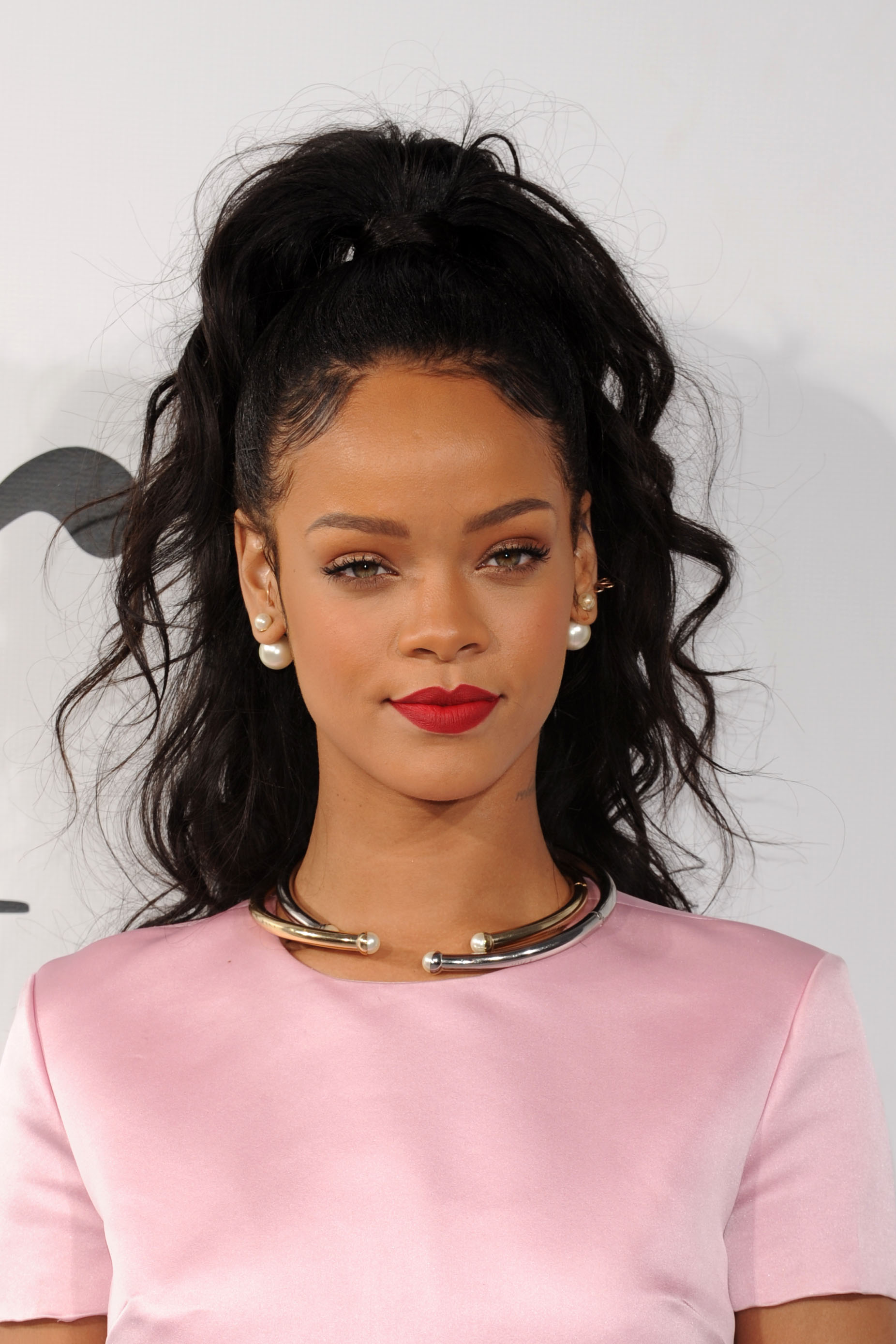 Rihanna Attends Dior Cruise 2015 Collection Show In Brooklyn (PHOTOS ...
