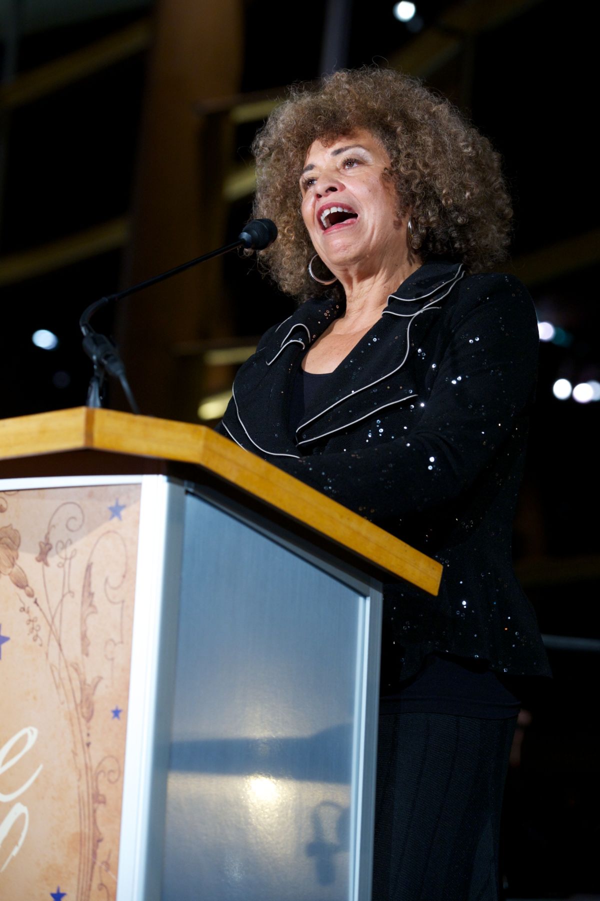 10 Things You Should Know About Activist Angela Davis (PHOTOS) - The ...