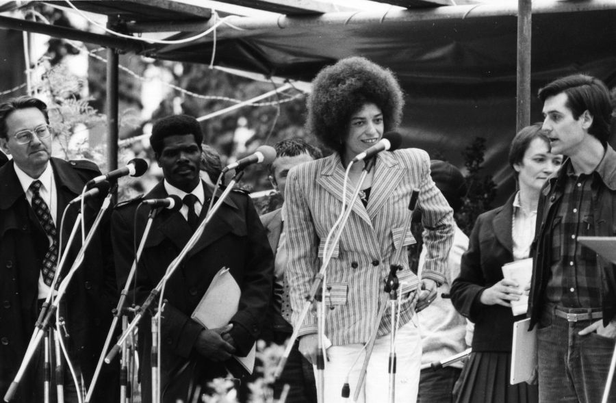 10 Things You Should Know About Activist Angela Davis (PHOTOS) - The ...