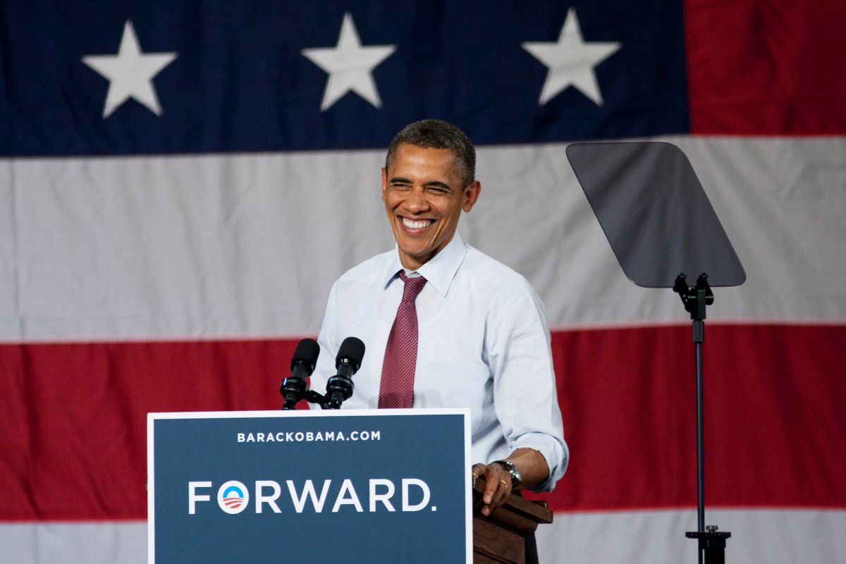 The Best Pics Of Barack Obama & His Cheesy Smile (PHOTOS) - Hot 107.9 ...