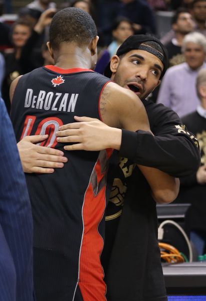 National Hug Day! Here Are The Most Awkward Celebrity Hugs You’ll Ever ...