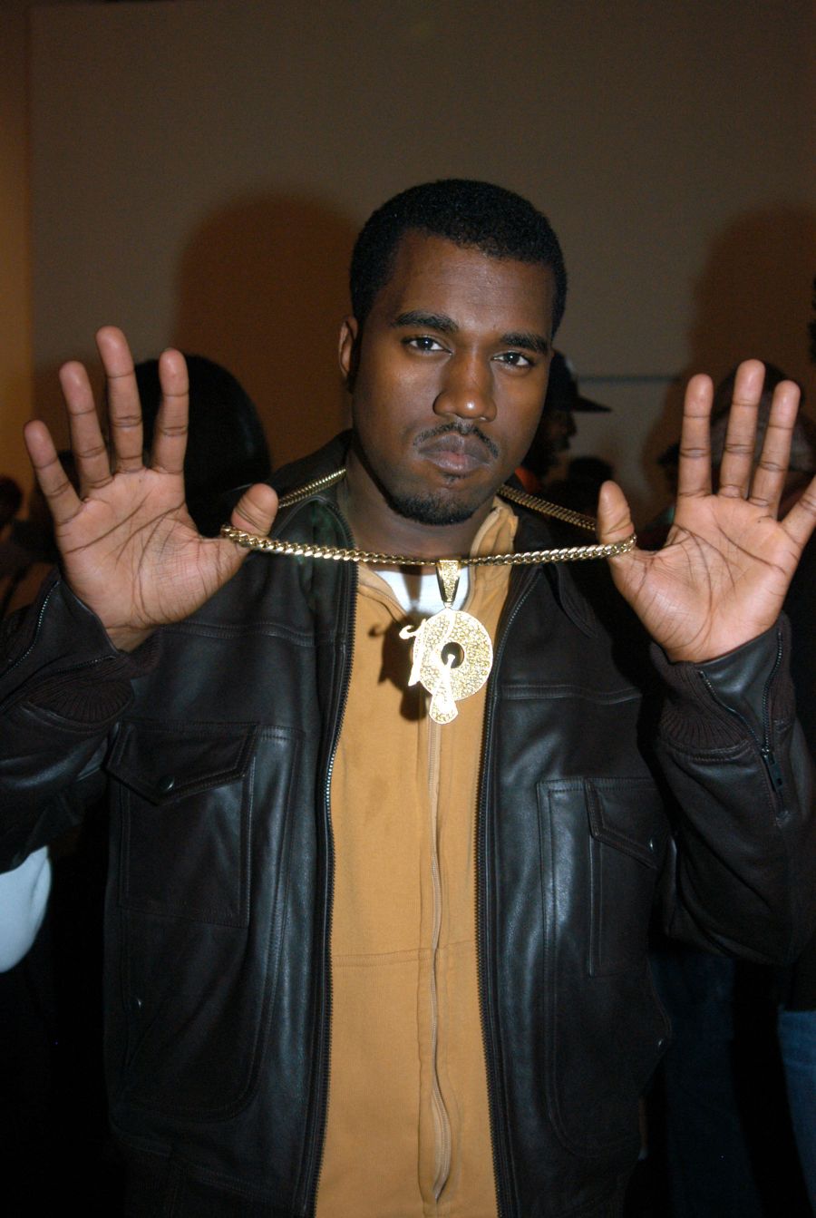 27 Pictures Of Kanye West’s Sad Face/Mad Face (PHOTOS) - 93.9 WKYS