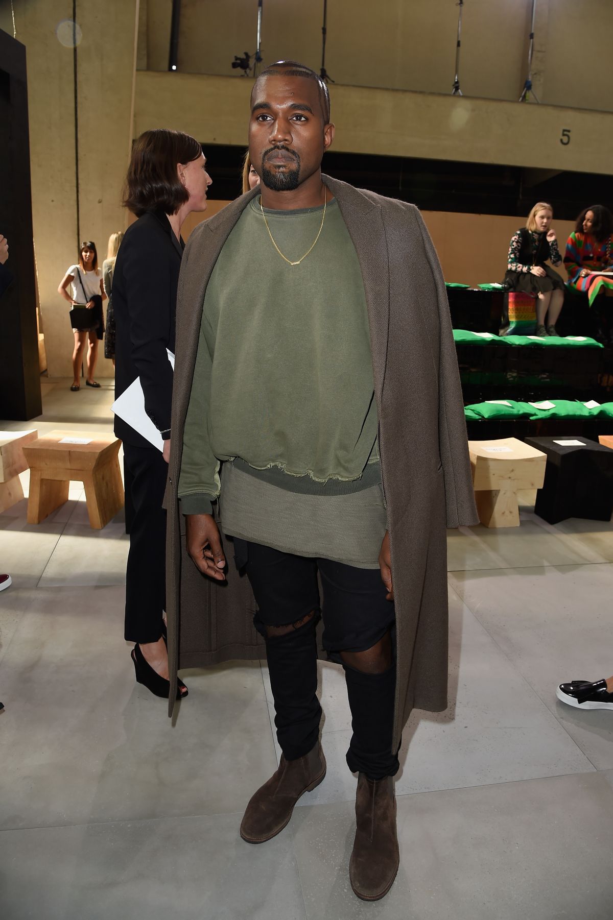 27 Pictures Of Kanye West’s Sad Face/Mad Face (PHOTOS) - 93.9 WKYS