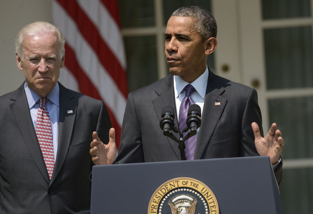 26 Pictures Of President Obama & VP Joe Biden Looking Like A Rap Duo ...