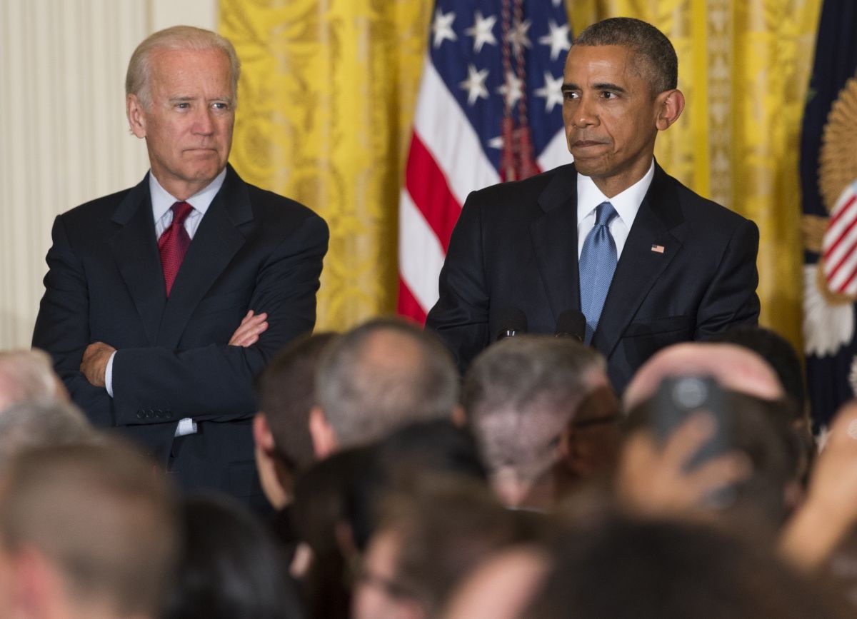 26 Pictures Of President Obama & VP Joe Biden Looking Like A Rap Duo ...