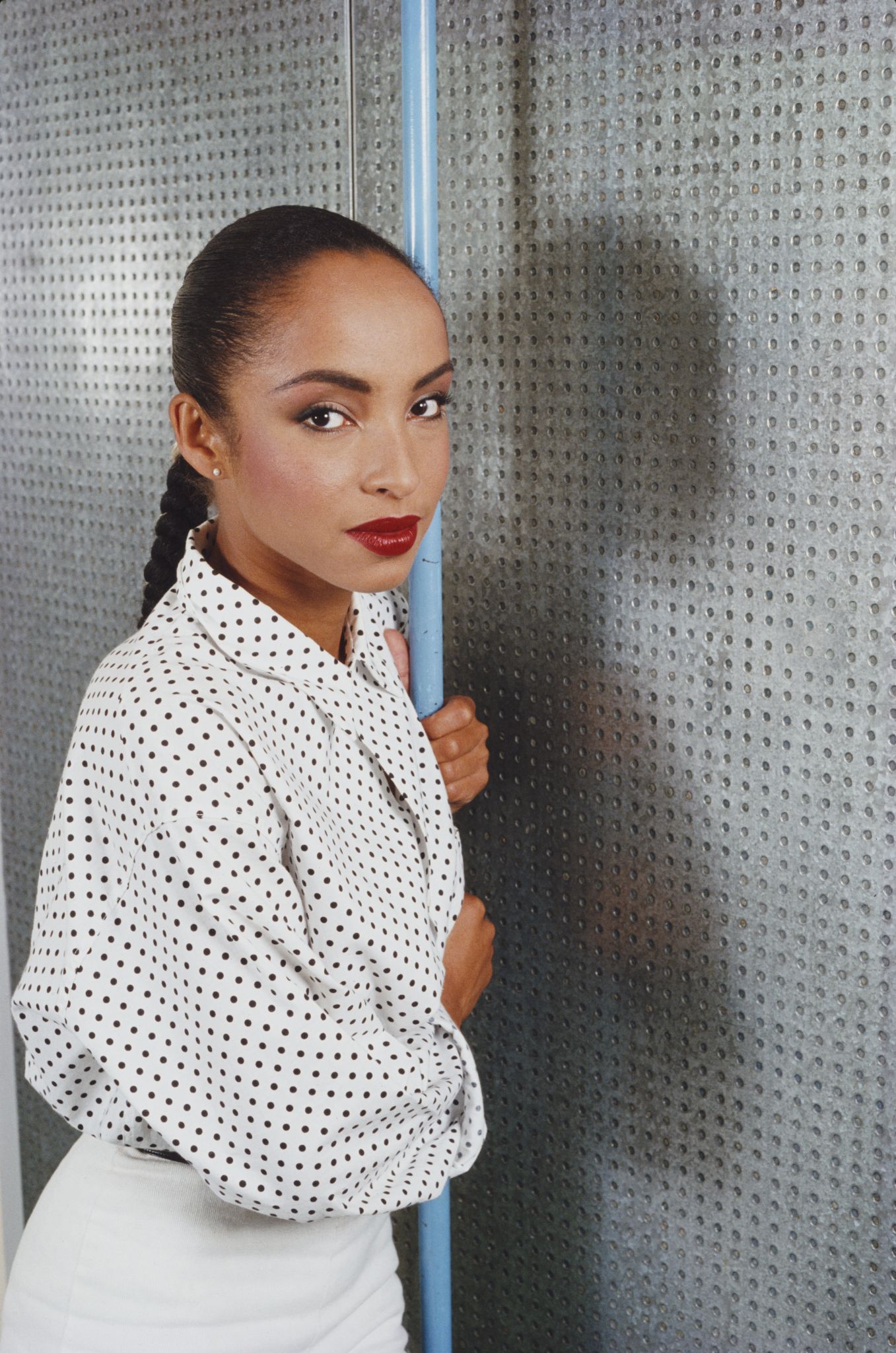 Smooth Operator: 11 Photos Of Sade Adu Serving Face, Grace, & Beauty ...