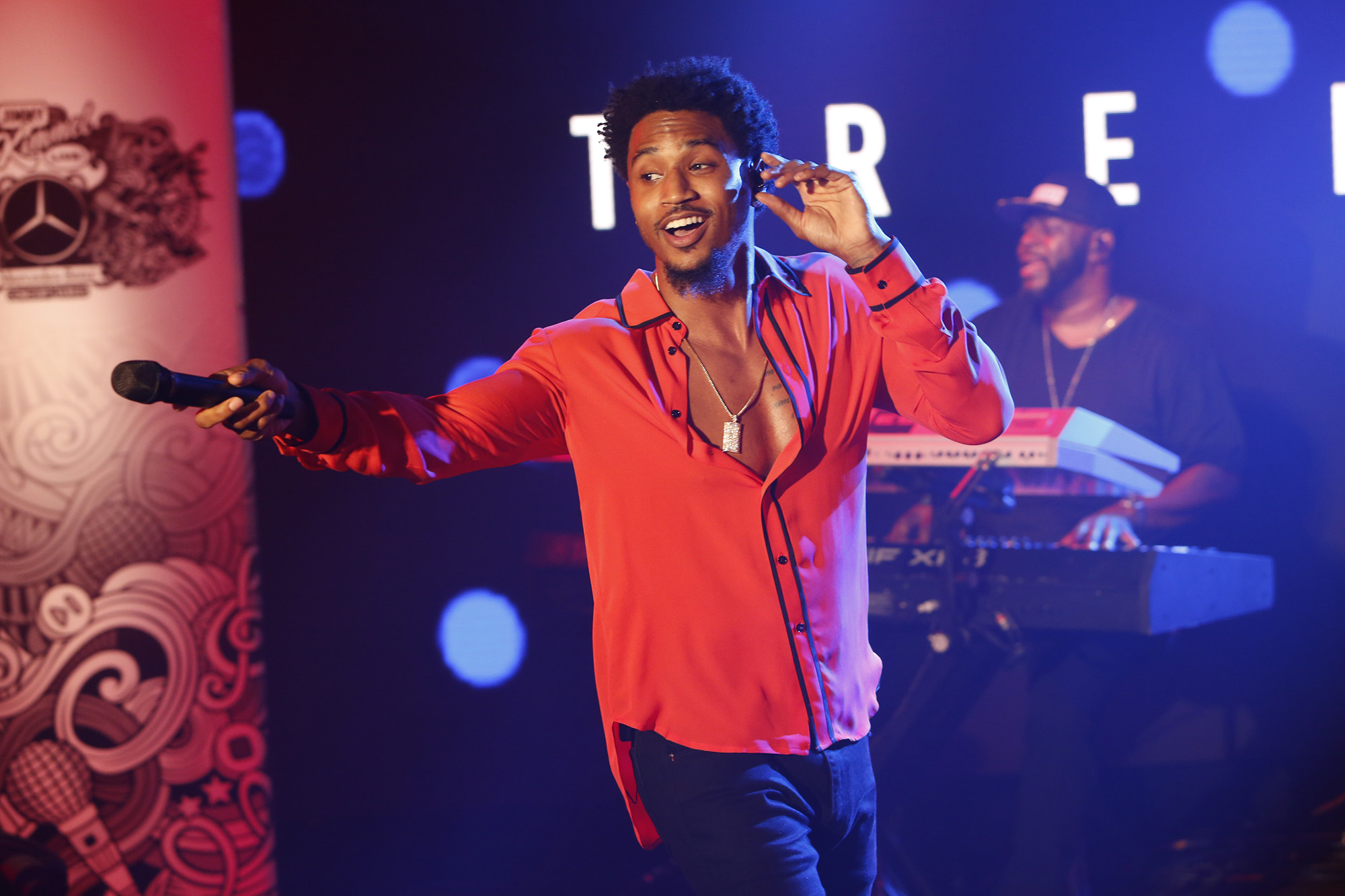 Trey Songz Takes A Plea Deal For His On Stage Tantrum