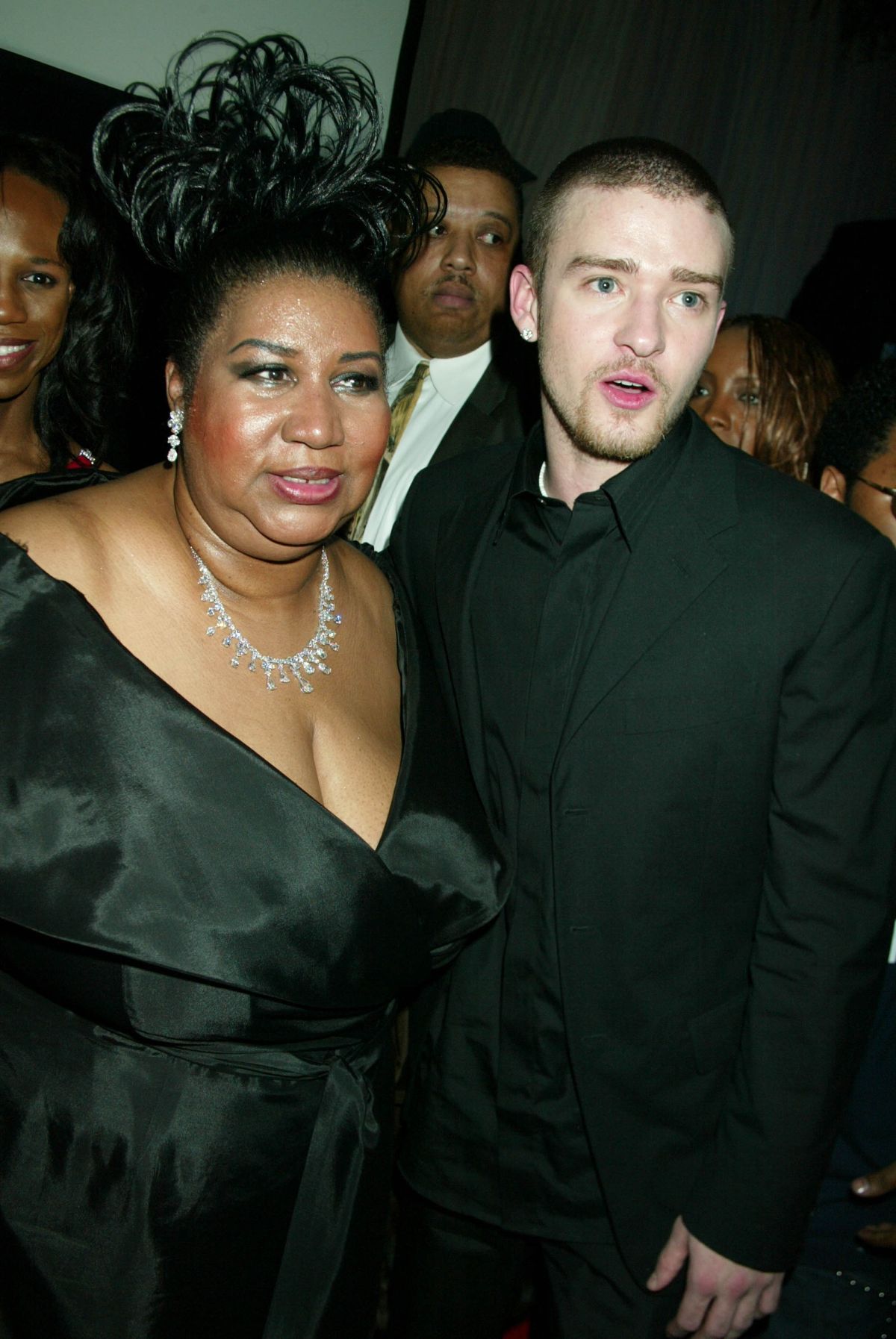 Aretha Franklin & The Famous Friends Who Loved Her (23 Powerful Pics)