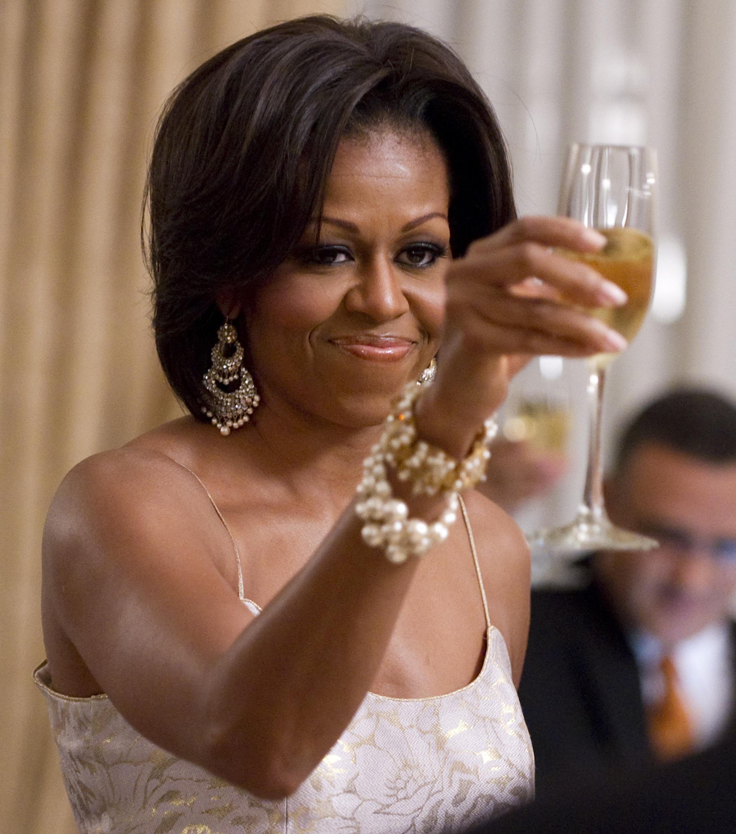 Michelle Obama’s Memoir Sells 10 Million Copies | Get Up! Mornings With ...