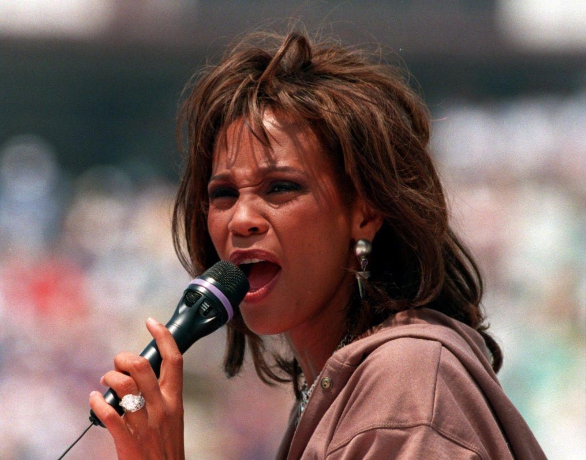 Glam To Chic: Whitney Houston’s Most Memorable Hair Moments [Photos ...