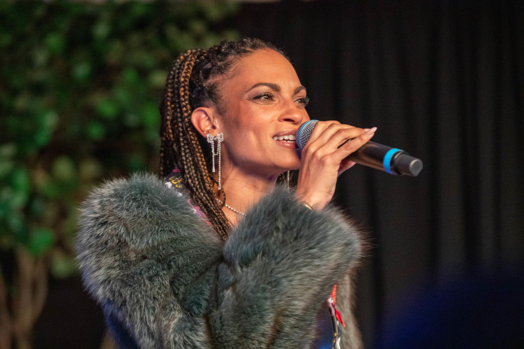 This Beloved Singer Became A Digital Pioneer On YouTube